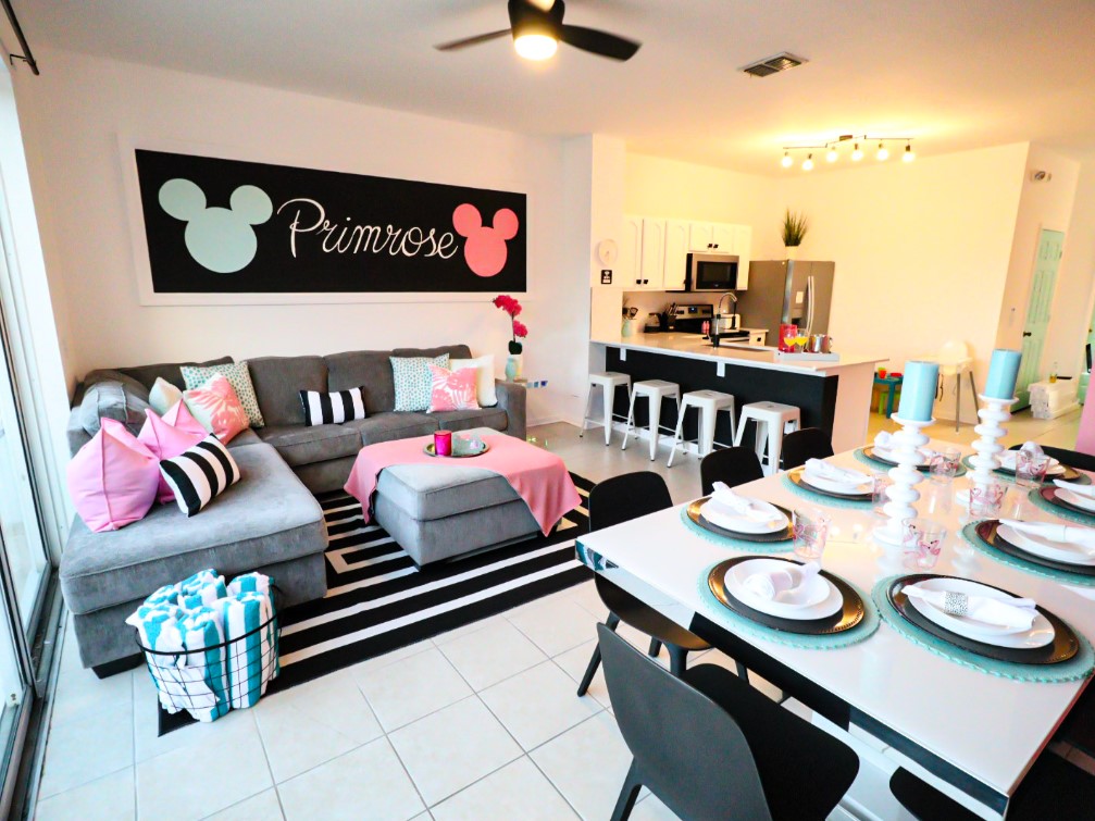 LIVING / PATIO – The Primrose @ Windsor Hills Resort